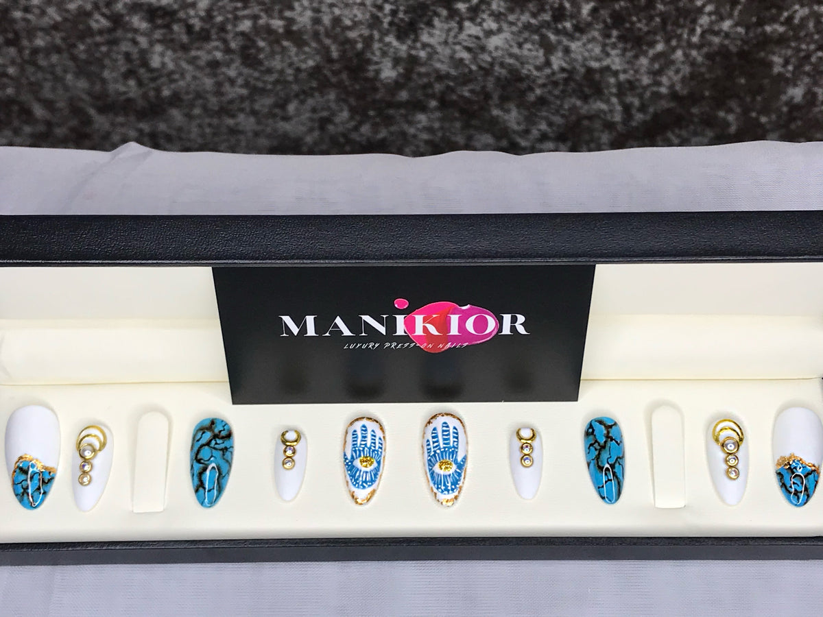 Manikior | Cleopatra Almond Press On Nail Set – MANIKIOR